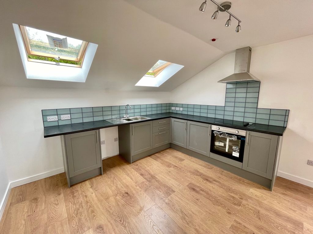 2 bed flat to rent in Main Street, Barry CF63, £865 pcm - Zoopla