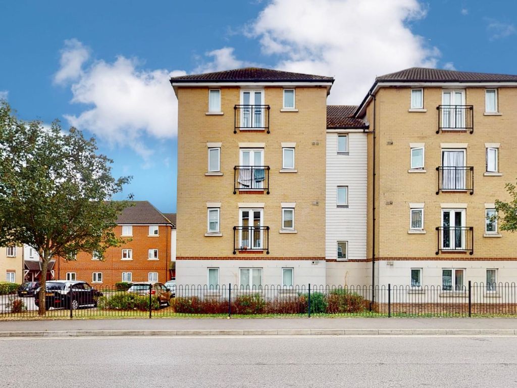 2 Bed Flat For Sale In Glandford Way Chadwell Heath Romford Rm6 £