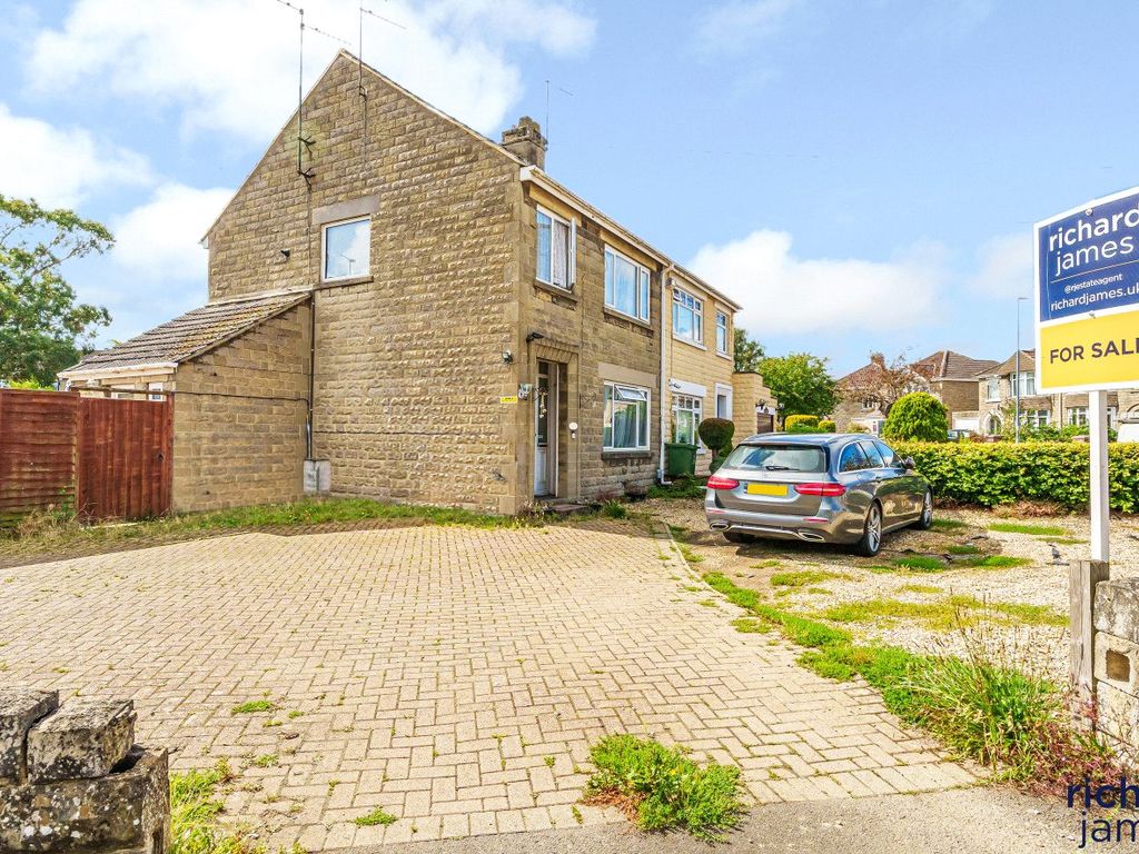 3 Bed Semi Detached House For Sale In Devon Road Swindon Wiltshire