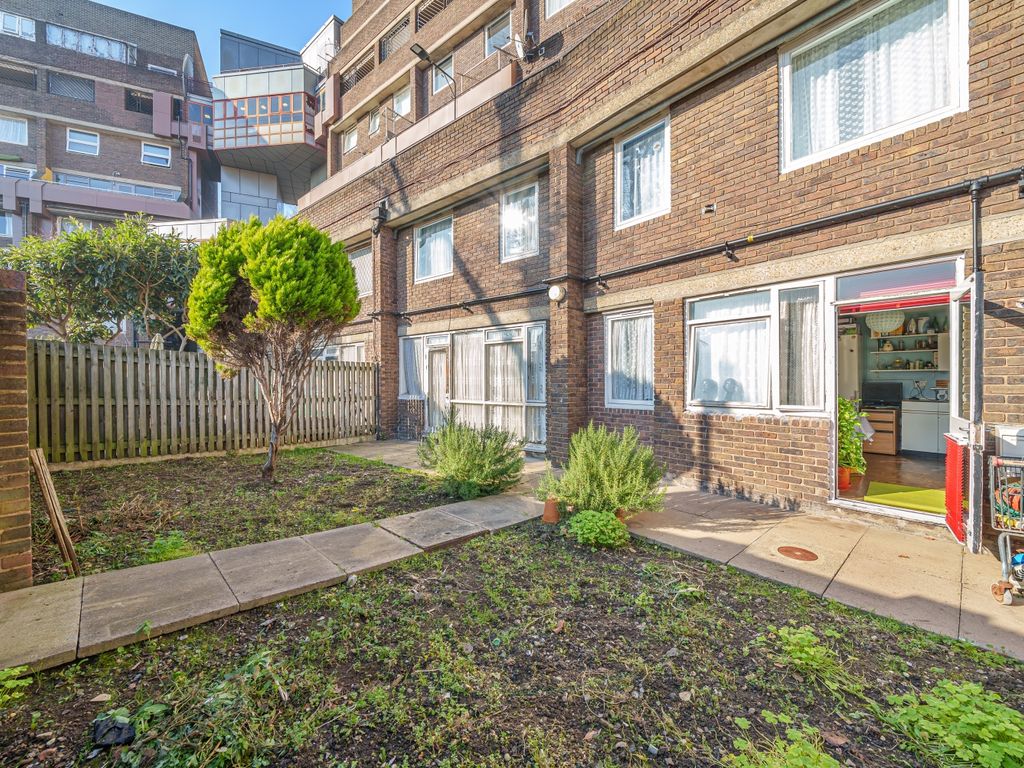 4 bed flat for sale in Somerleyton Road, London SW9 - Zoopla