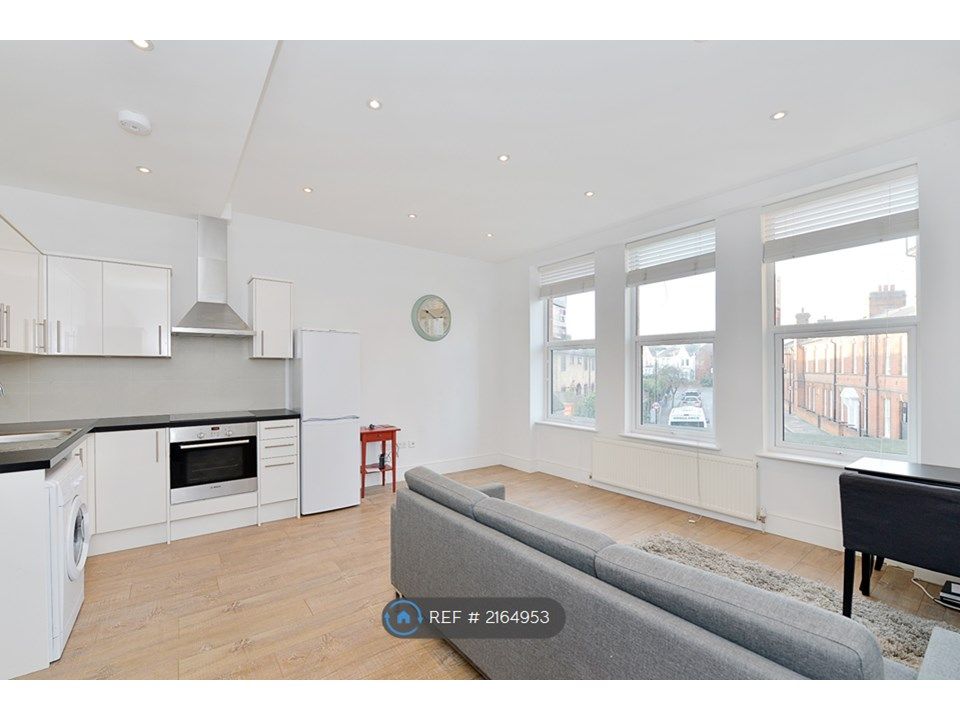1 bed flat to rent in Tottenham Lane, London N8, £1,650 pcm - Zoopla