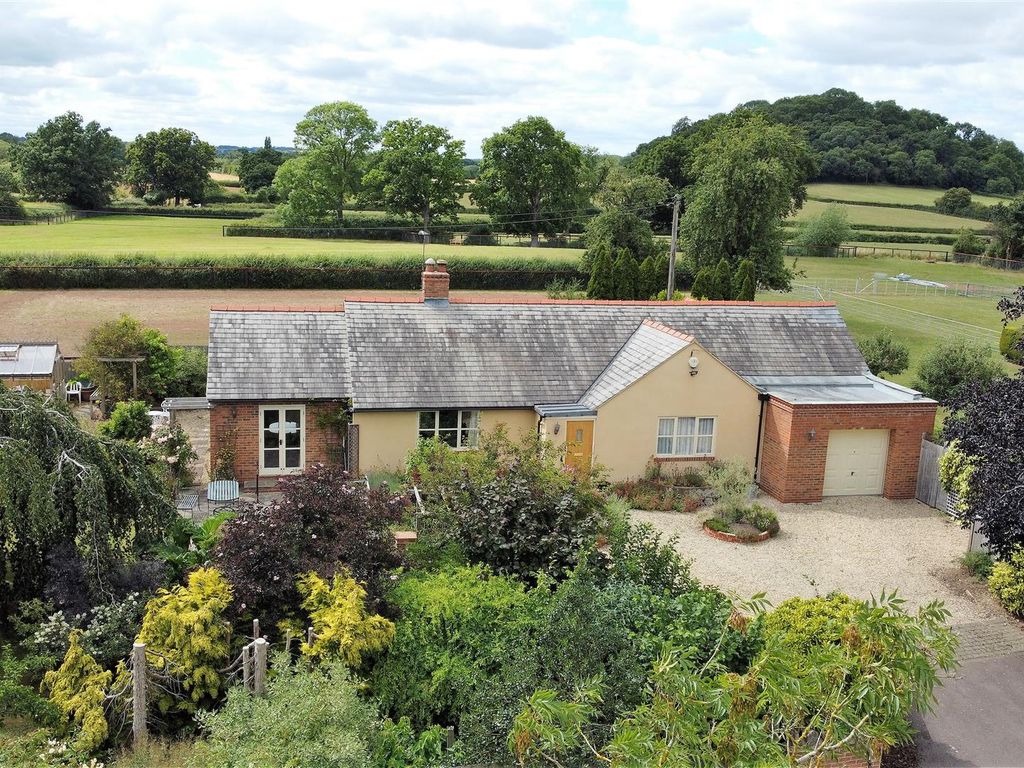 3 bed detached bungalow for sale in Lime Street, Eldersfield ...