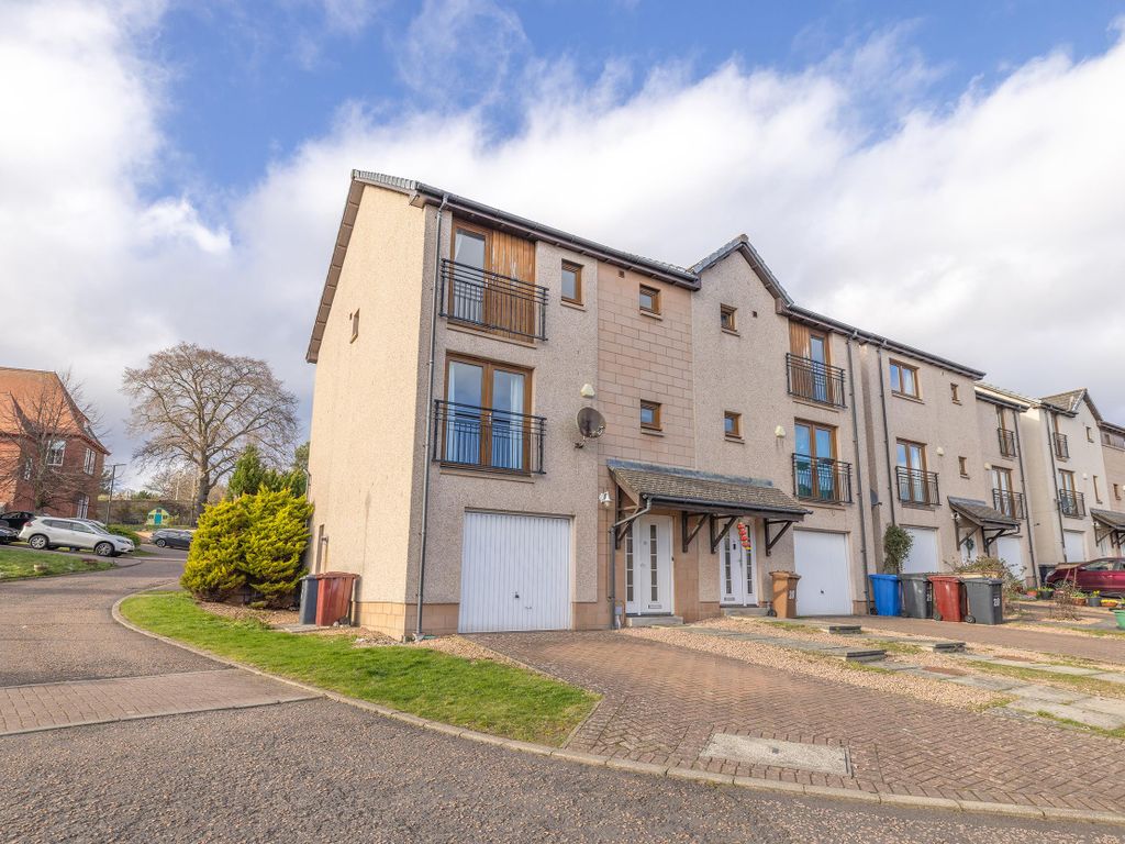 4 Bed Semi Detached House To Rent In Constitution Crescent Dundee Dd3