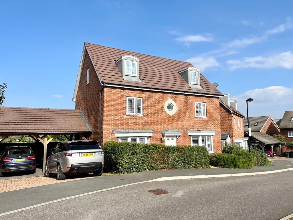 5 bed detached house for sale in Harrison Avenue, Longfield DA3, £ ...