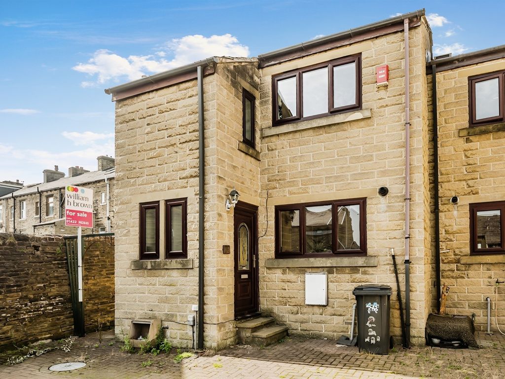 3 bed terraced house for sale in Spring Hall Court, Halifax HX1, £ ...