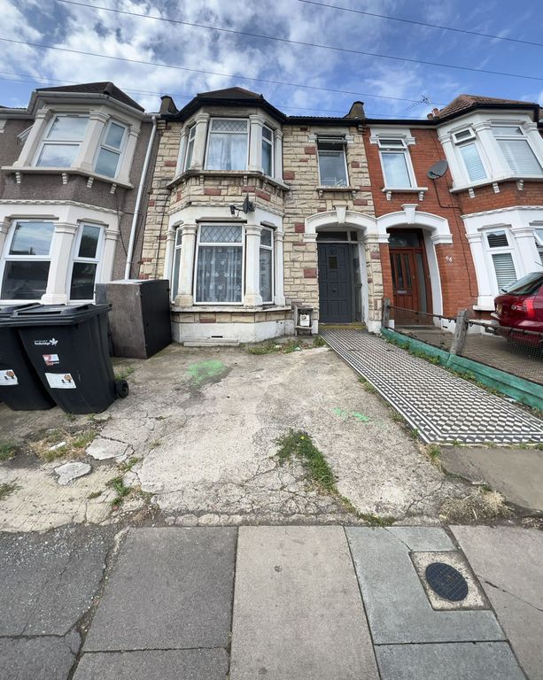 2 bed terraced house to rent in Elmstead Road, Seven Kings IG3 - Zoopla