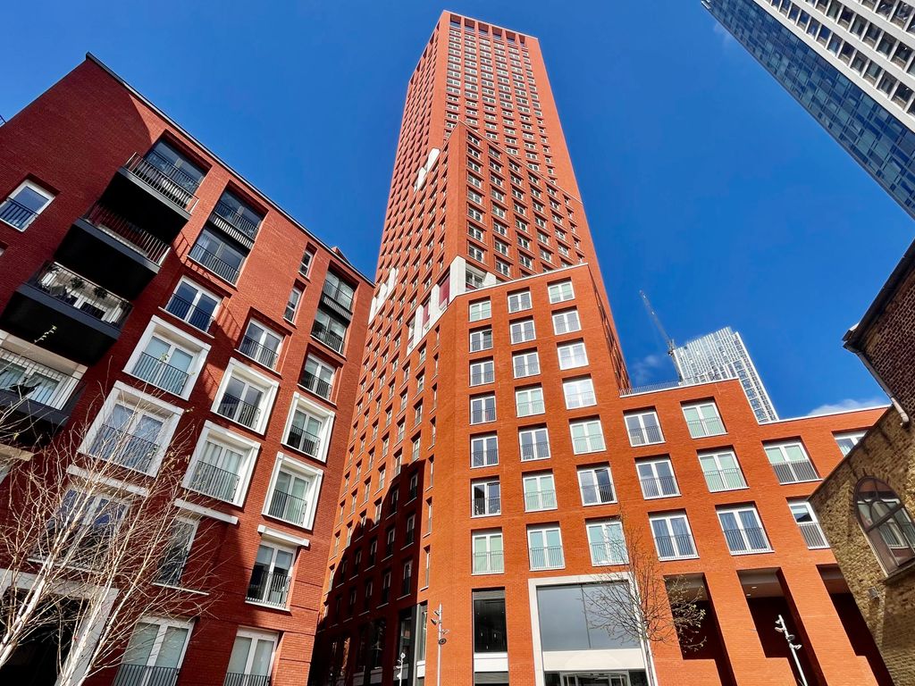 2 bed flat to rent in Ll Keybridge Tower, London, Surrey SW8, £3,900 ...