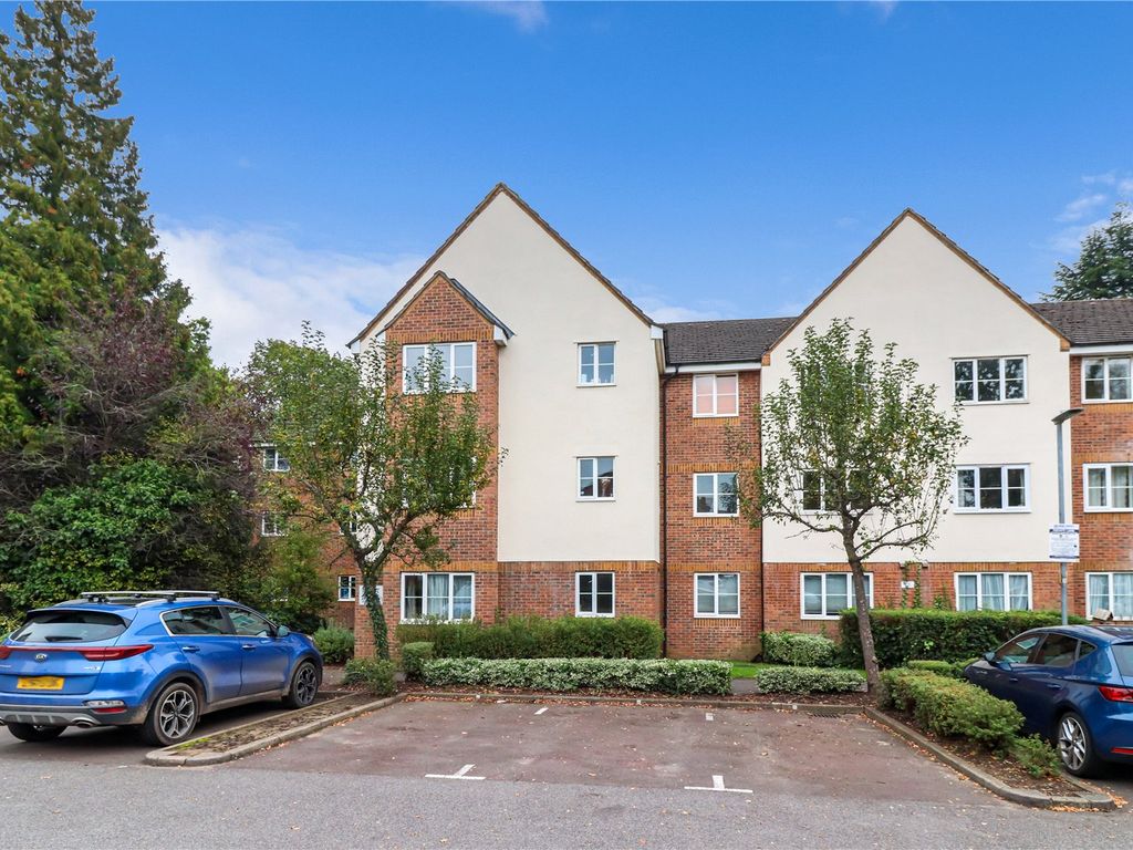 2 bed flat for sale in Gisburne Way, Watford WD24, £300,000 - Zoopla