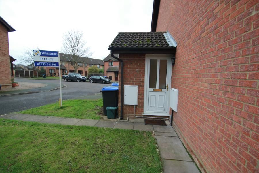 1 bed end terrace house to rent in Newsham Road, Woking GU21, £925 pcm ...