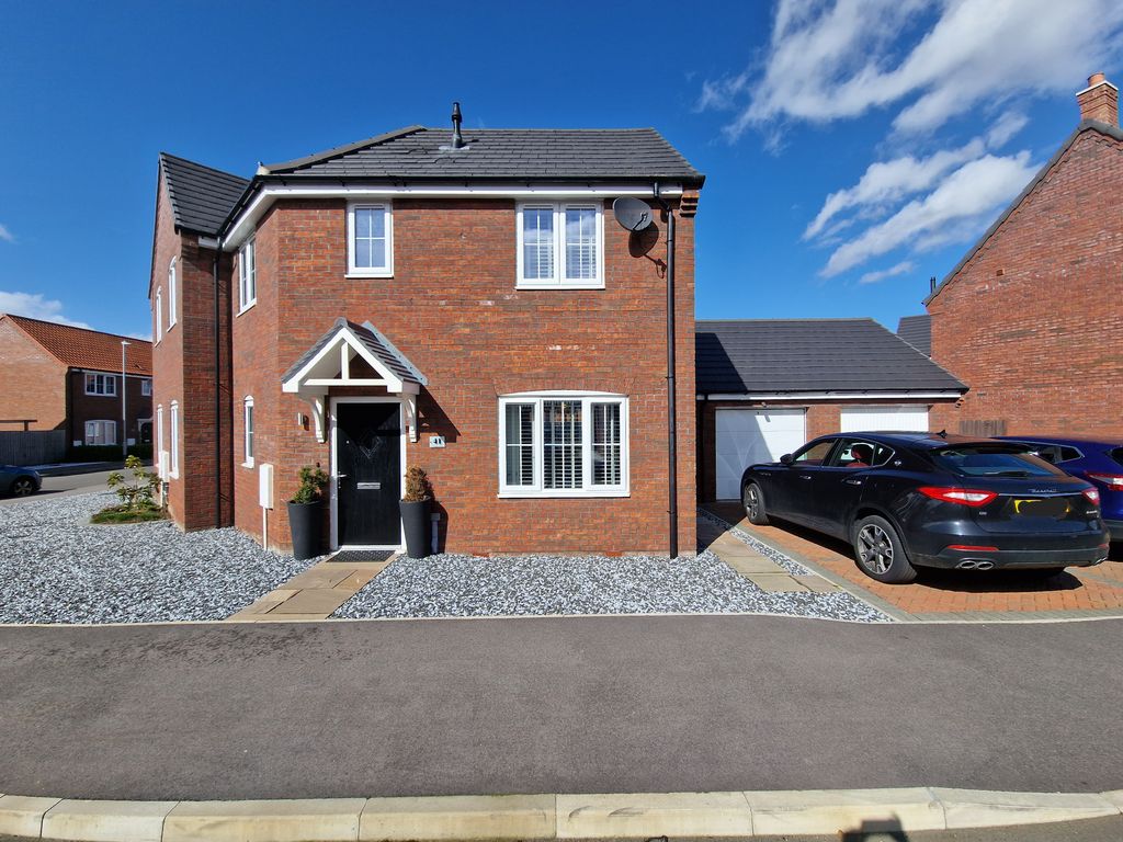 3 bed semi-detached house to rent in Willow Court, Cowbit PE12 - Zoopla