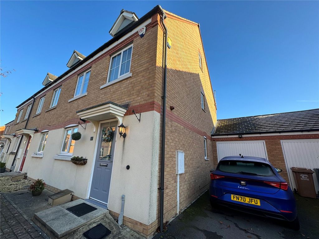 3 Bed End Terrace House For Sale In Clover Way Syston Leicester
