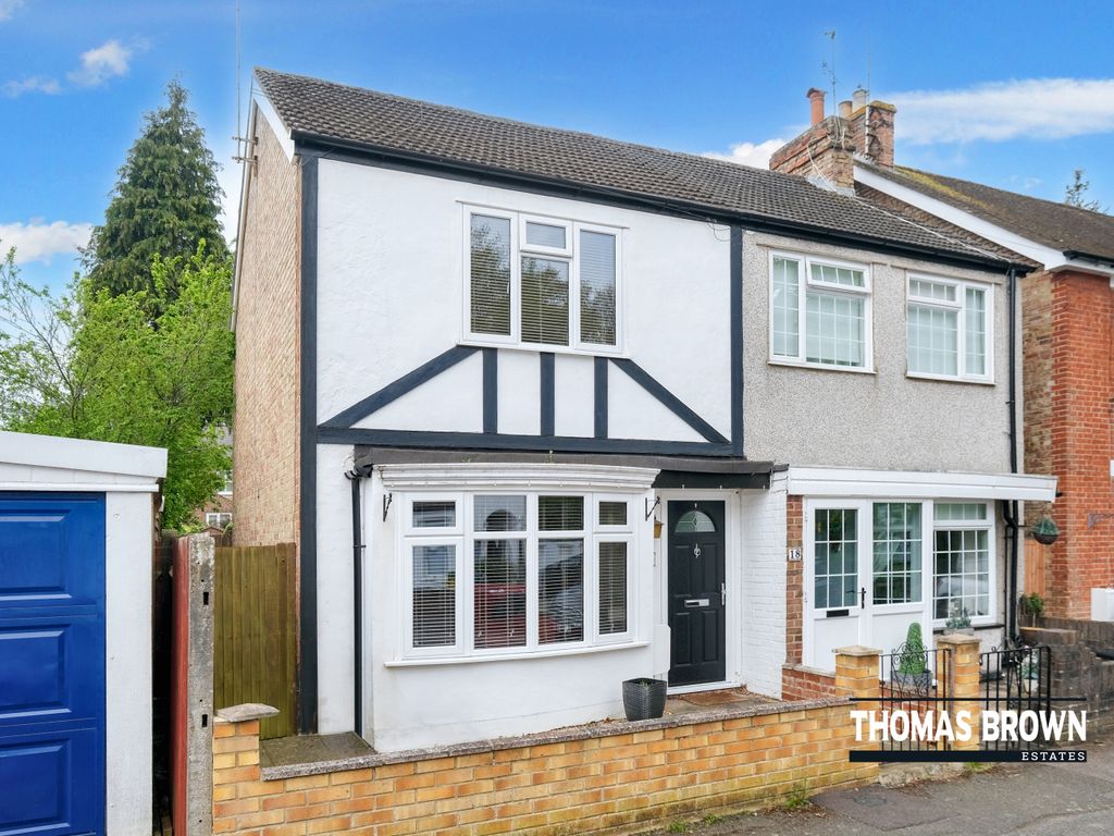 3 Bed Semi Detached House For Sale In Cobden Road Farnborough Village