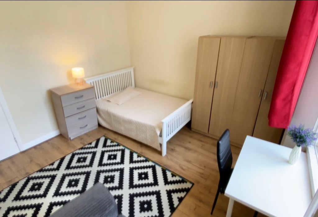 4 bed flat to rent in Colville Square, London W11, £3,800 pcm - Zoopla