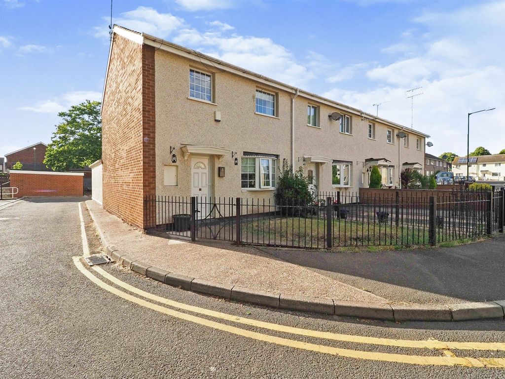 4 bed end terrace house for sale in Thomas Close, Nottingham NG3 - Zoopla