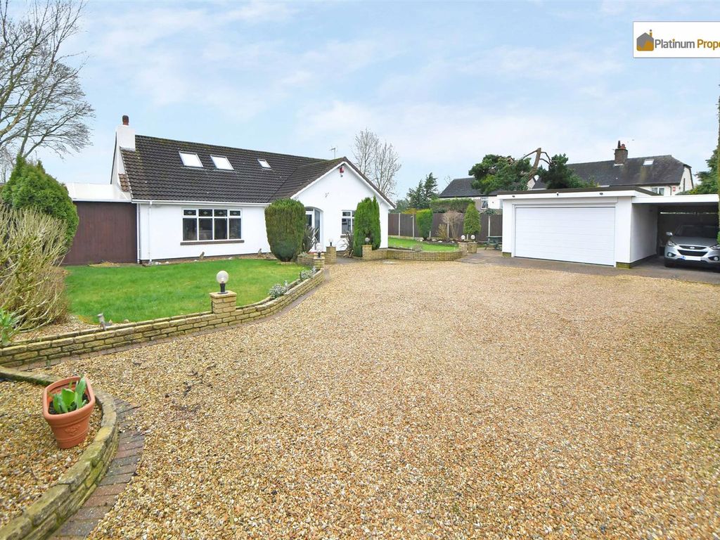 4 Bed Detached Bungalow For Sale In South View Meir Heath St3 £