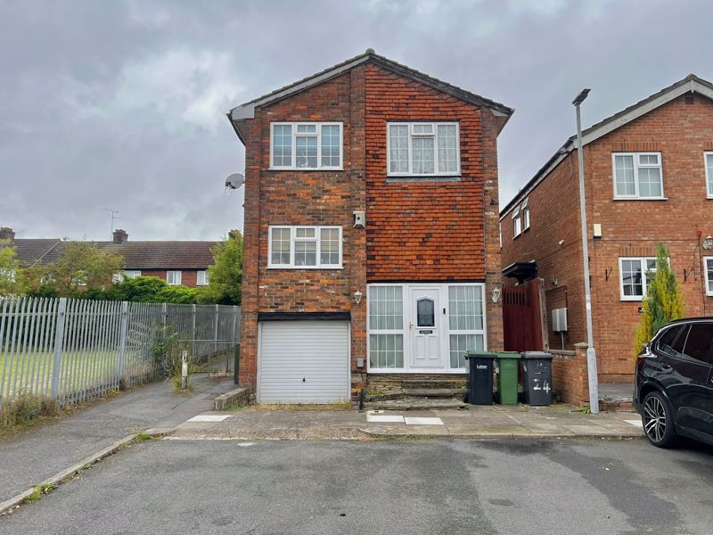 3 bed detached house for sale in St. Josephs Close, Luton LU3, £375,000 ...