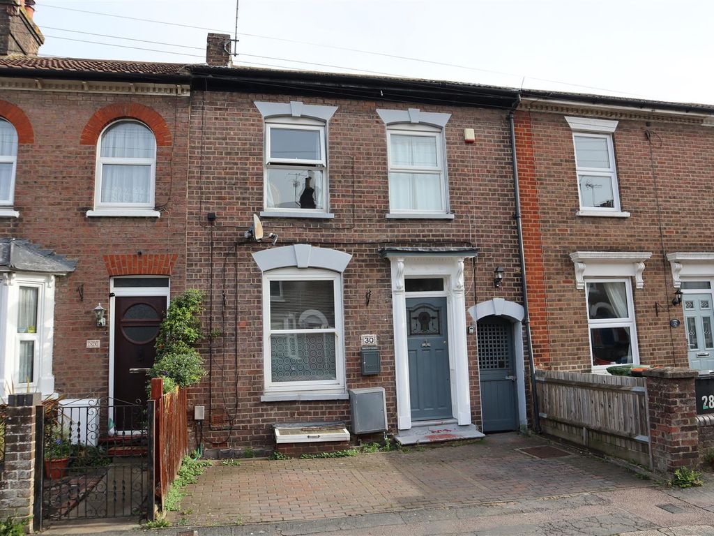 3 bed terraced house for sale in Victoria Street, Dunstable ...