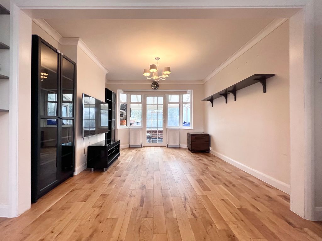 4 Bed Terraced House To Rent In St Clair Drive Worcester Park Kt4