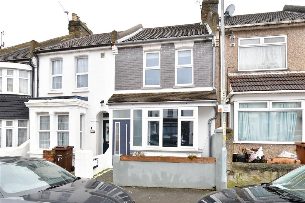 3 Bed Terraced House For Sale In Milton Road Gillingham Kent Me7 £