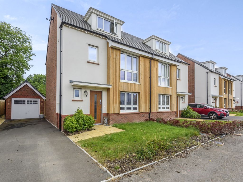 4 Bed Semi Detached House For Sale In Homington Avenue Coate Swindon