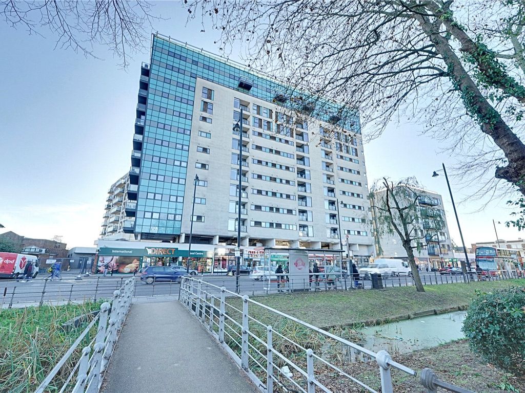 2 bed flat for sale in Pinnacle House, 6A Colman Parade, Enfield EN1, £ ...