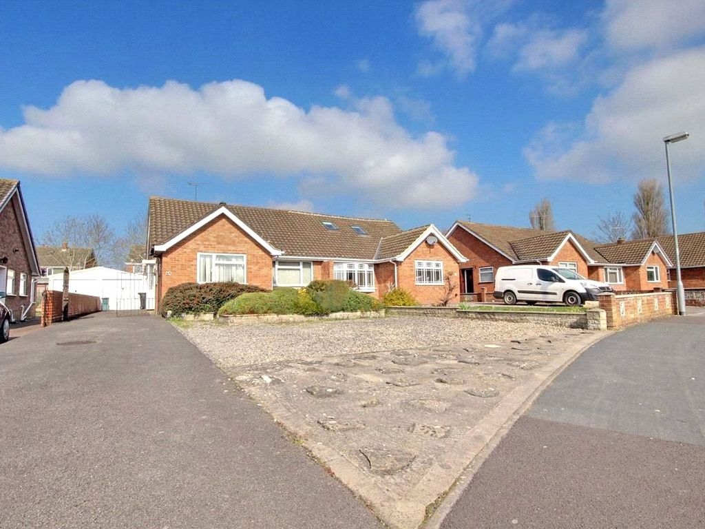 3 Bed Bungalow For Sale In Derwent Drive Upper Stratton Swindon