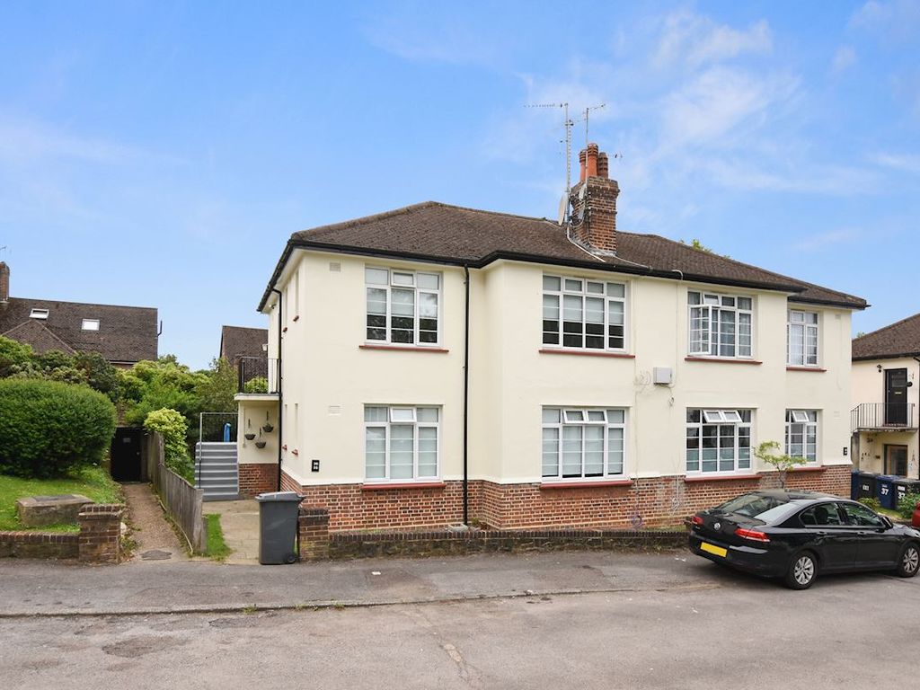 2 bed flat to rent in Nether Close, (Ms047), Finchley N3, £1,800 pcm ...