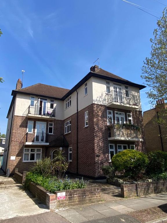 2 bed flat for sale in Hamilton Road, London SW19 - Zoopla