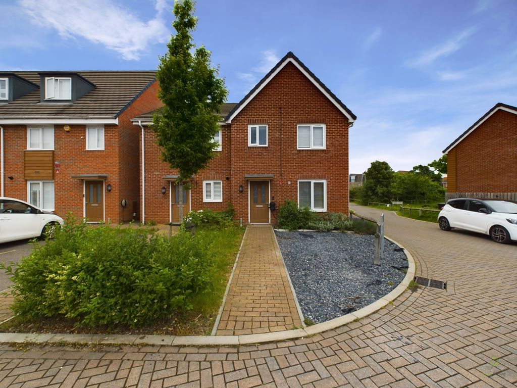 3 Bed Semi Detached House For Sale In Tyndal Way Dartford Kent Da1 £