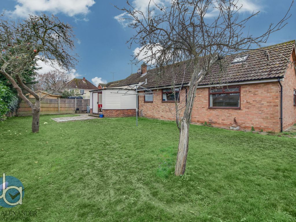 4 bed detached bungalow for sale in Oak Road, Tiptree, Colchester CO5 ...