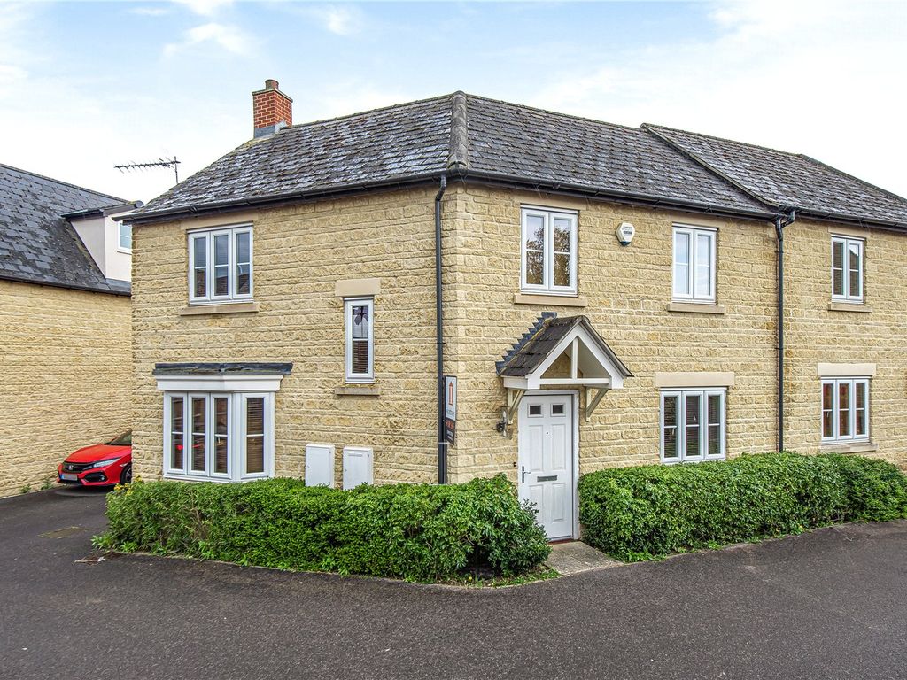 3 Bed Semi Detached House For Sale In Wenman Close Witney Oxfordshire