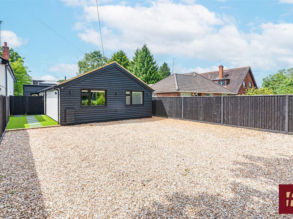 4 Bed Detached Bungalow For Sale In Nash Grove Lane Finchampstead
