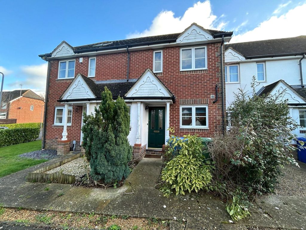 3 Bed Terraced House To Rent In Lyon Oaks Warfield Berkshire Rg42 £