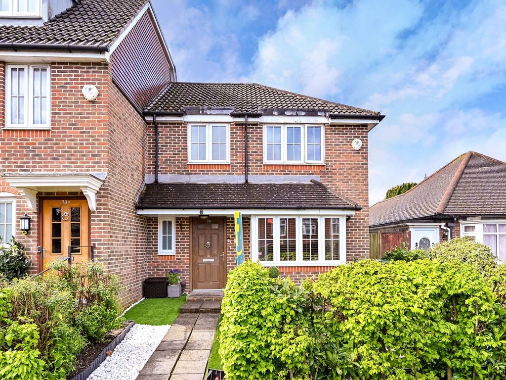 4 Bed Semi Detached House For Sale In Langley Avenue Worcester Park