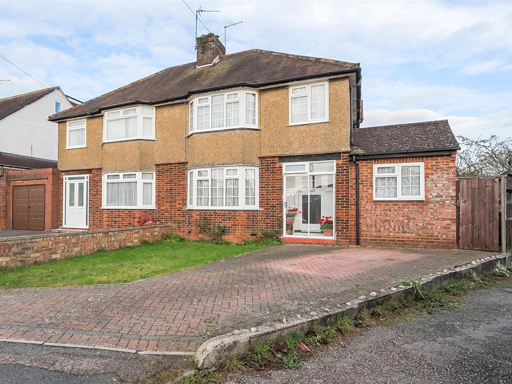 3 Bed Semi Detached House For Sale In The Crescent Croxley Green