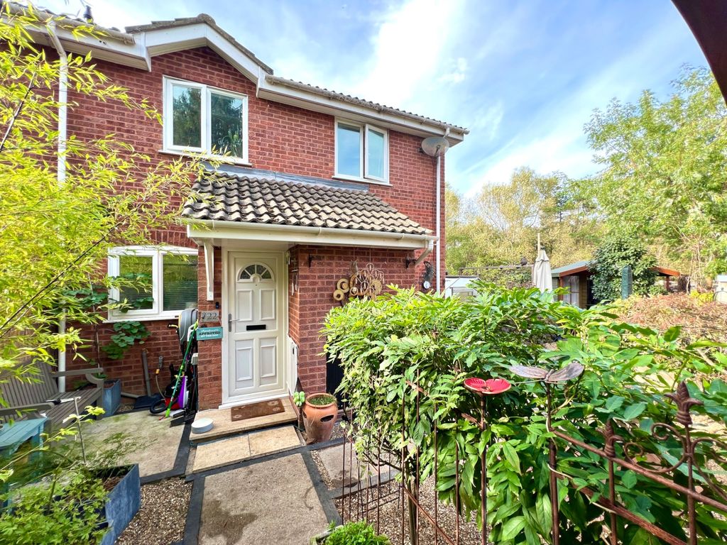 2 Bed End Terrace House For Sale In Hexham Close Owlsmoor Sandhurst