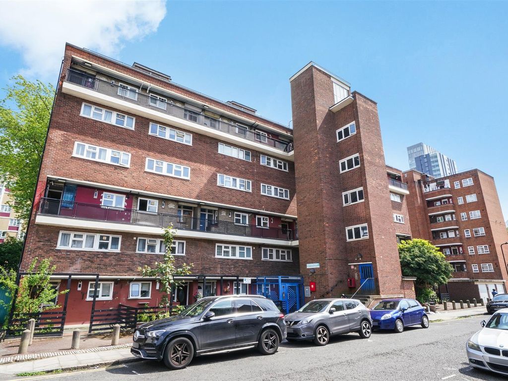 3 bed flat to rent in Bletchley Court, Bletchley Street, Old Street N1 ...