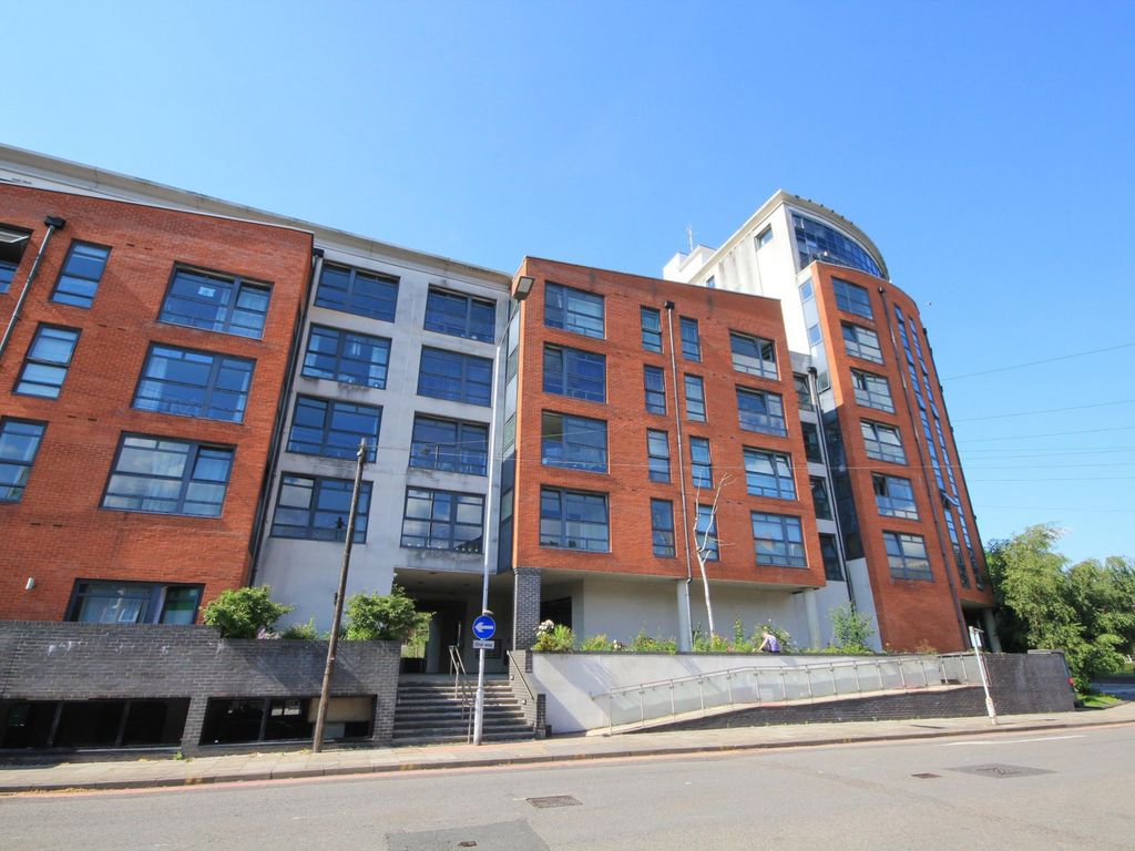 2 bed flat to rent in 20 Kennet Street, Reading, Berkshire RG1, £1,650 pcm - Zoopla