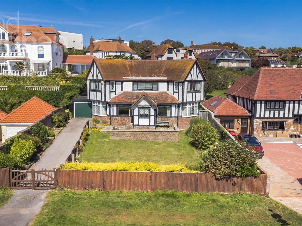 3 Bed Detached House For Sale In Roedean Way Brighton East Sussex Bn2