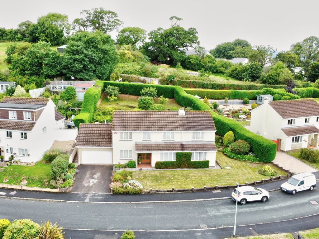 4 Bed Detached House For Sale In Blenheim Close Newton Abbot Tq12 £