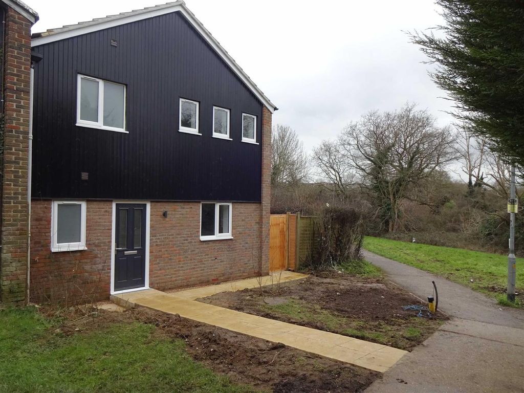 3 bed end terrace house to rent in Rushes Mead, Harlow CM18 - Zoopla