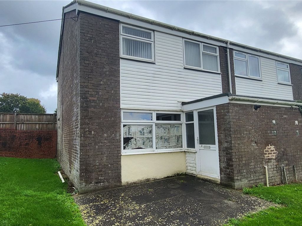 3 Bed End Terrace House For Sale In Sycamore Way Carmarthen