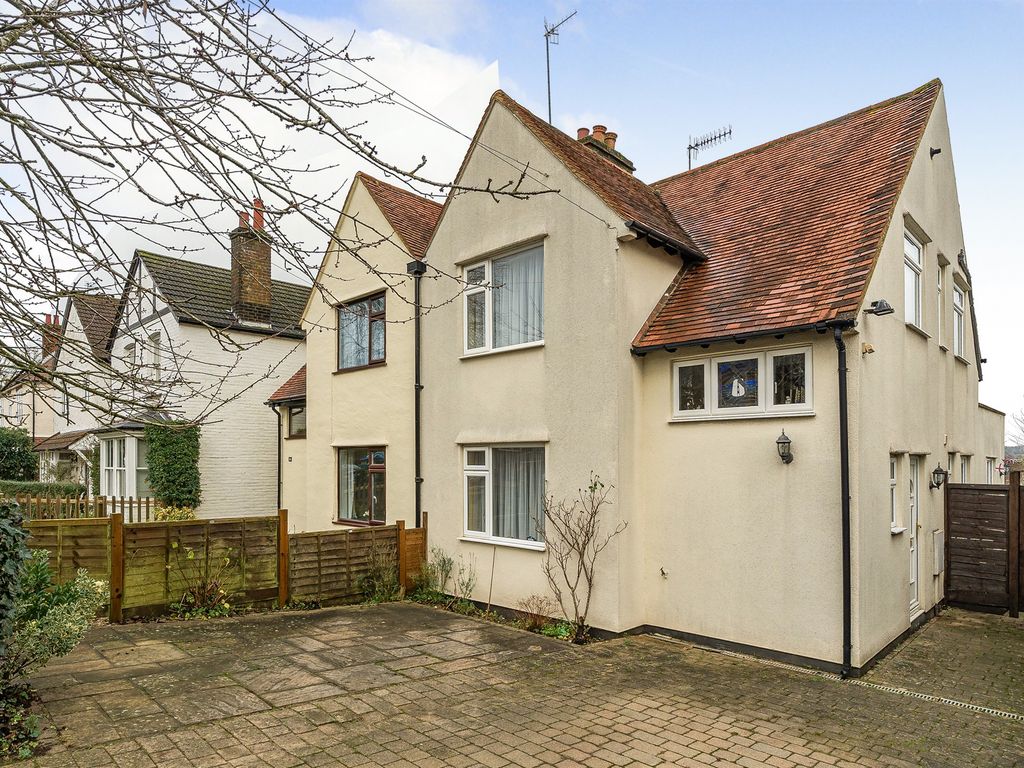 2 Bed Detached House For Sale In Greenway Berkhamsted Hp4 £650 000