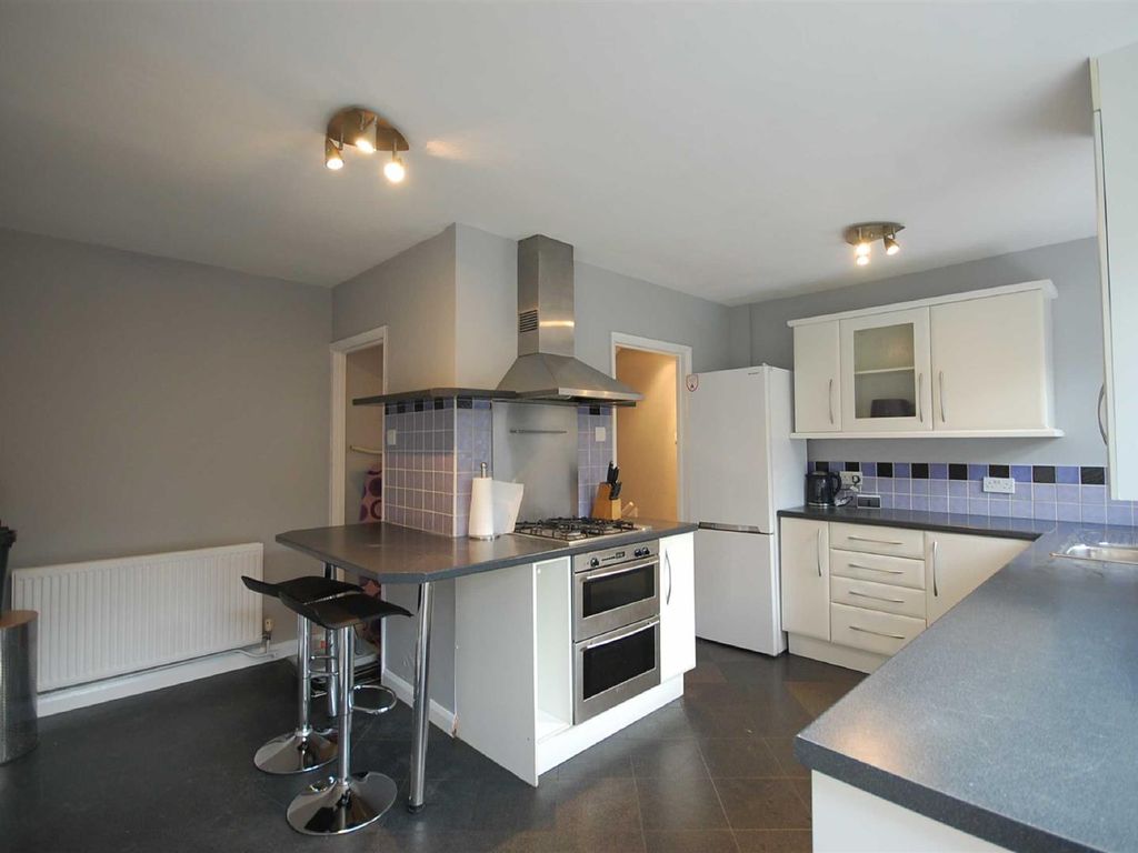 2 bed maisonette to rent in Rydal Way, Ruislip Manor, Ruislip HA4, £ ...