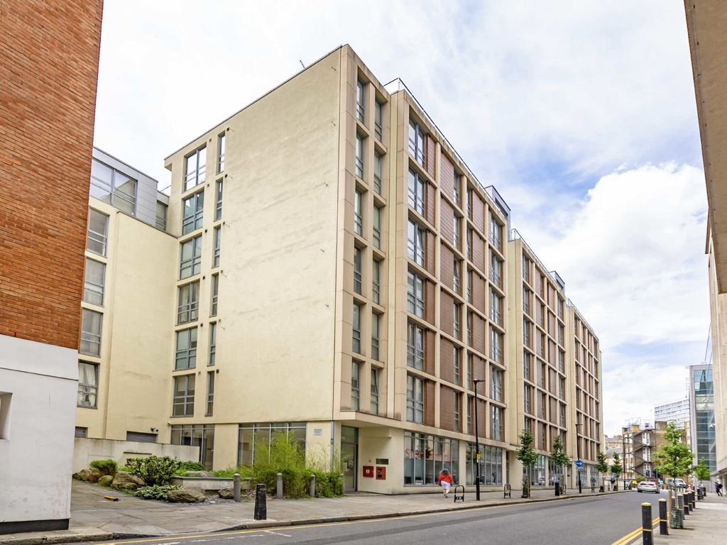 2 bed flat to rent in Lamb's Passage, London EC1Y - Zoopla