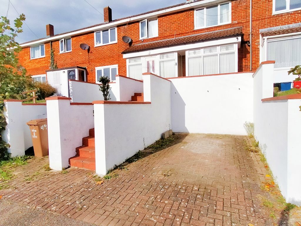 3 bed property to rent in Spring Drive, Stevenage SG2 - Zoopla