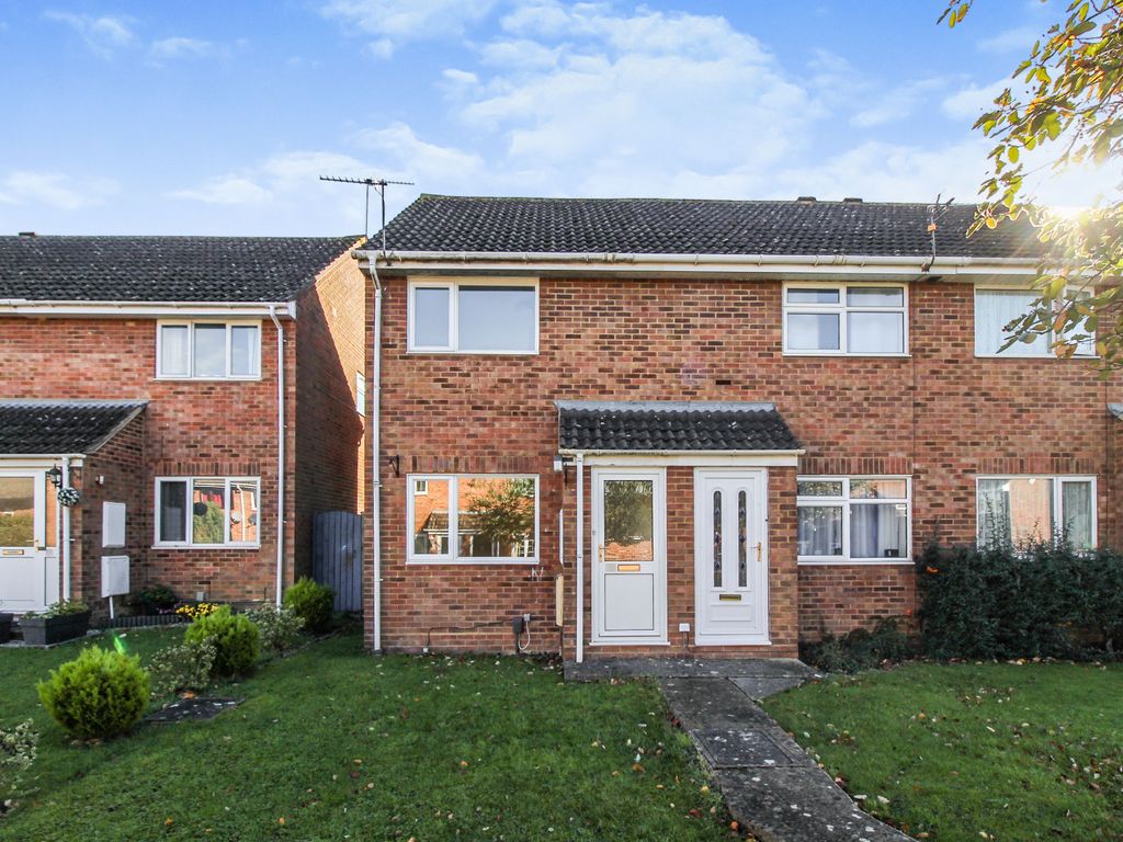 2 Bed Semi Detached House To Rent In Wakefield Close Freshbrook