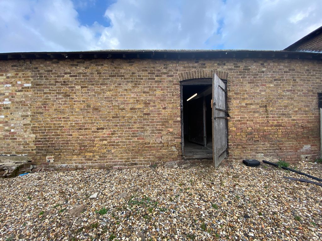 Light industrial to let in Ware Road, Tonwell SG12, £4,200 pa - Zoopla