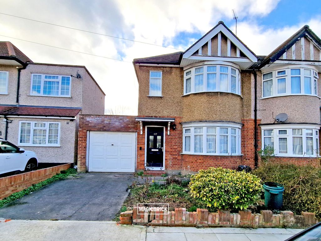 3 Bed End Terrace House For Sale In Exmouth Road Ruislip Manor