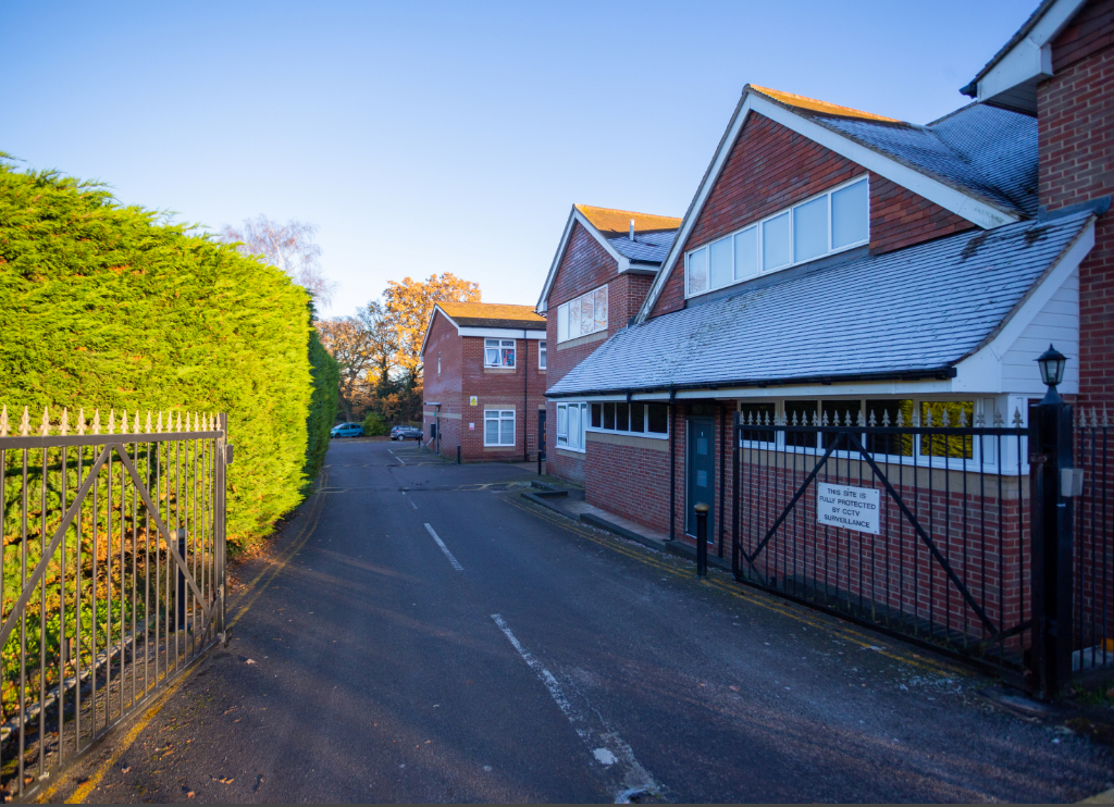 2 bed flat to rent in Basingstoke Road, Riseley, Reading, Berkshire RG7 ...